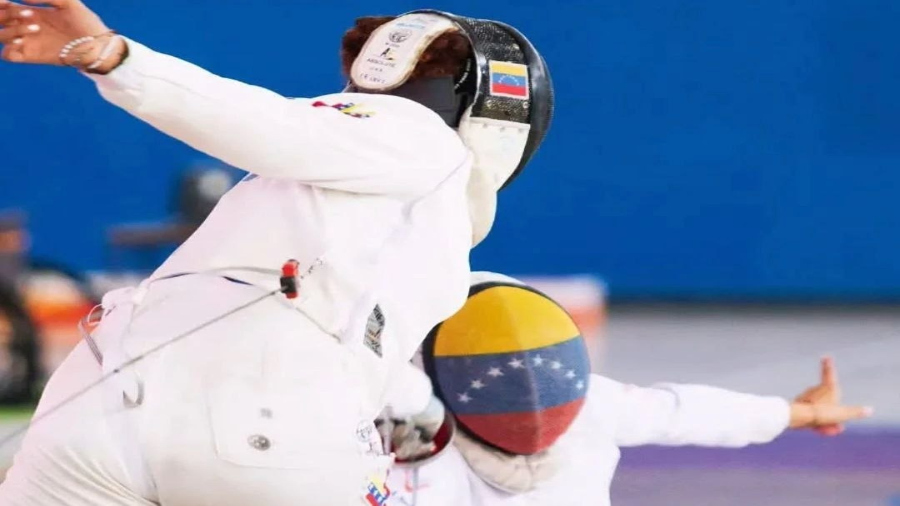 Emily Torrez se alza con el oro en sable individual en los Juegos ...