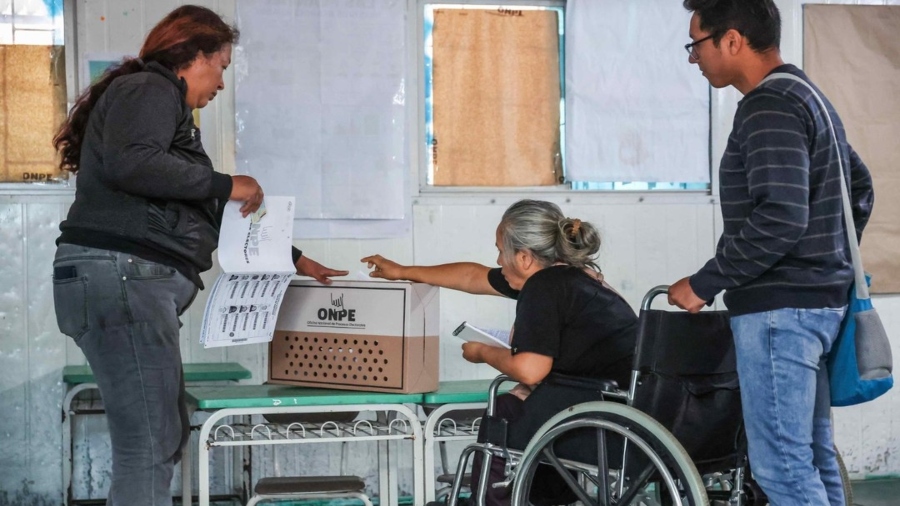 Vuelve a registrarse la falta de material electoral en algunas mesas de ...