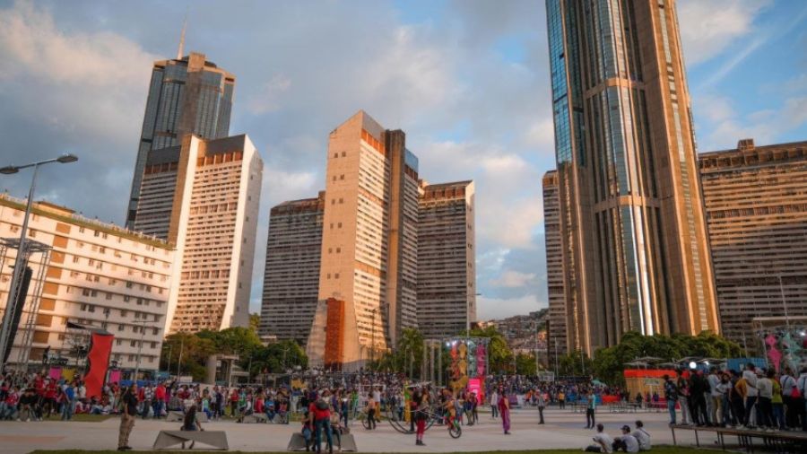 Alcaldía de Caracas instala pantallas gigantes en puntos estratégicos ...