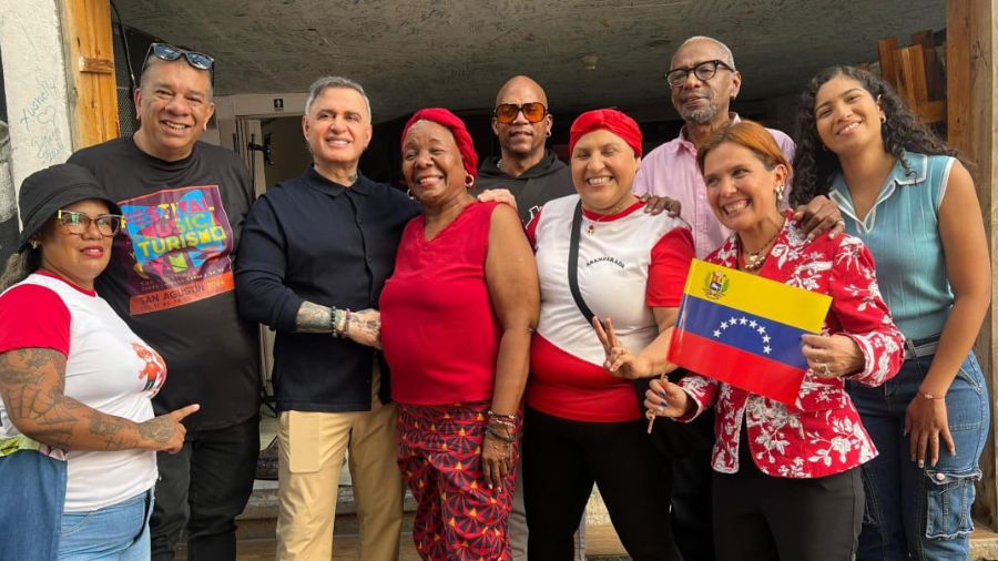 En evento de la Gran Misión Viva Venezuela, Tarek William Saab ...
